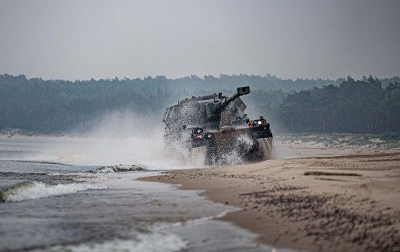 Napędy i uzbrojenie z Korei. SNT Dynamics z ofertą dla Polski [ANALIZA]