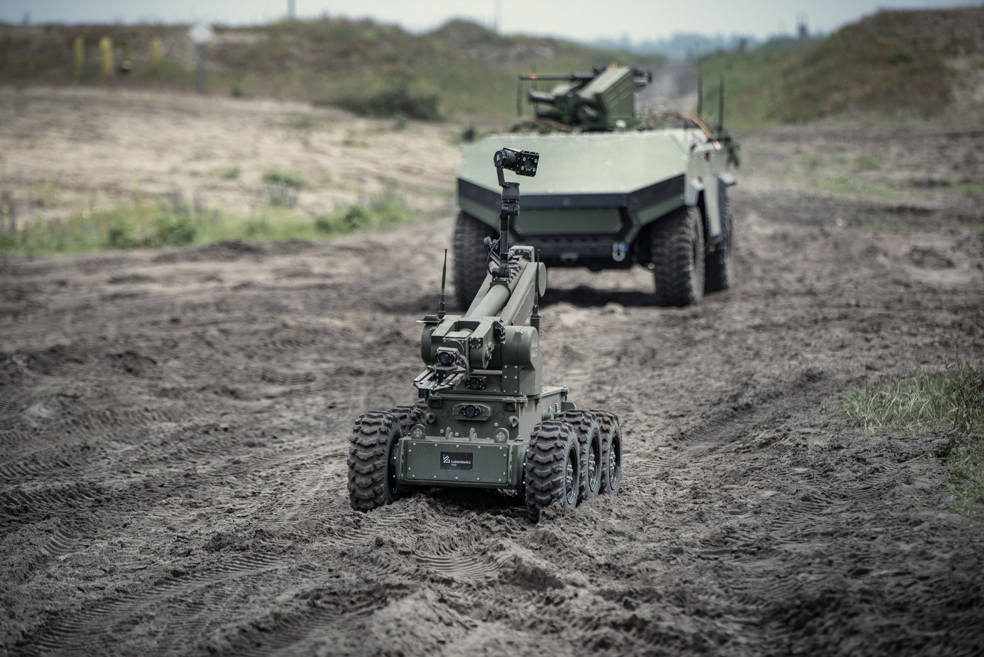 Polish HUNTeR Armed UGV - Field Tested