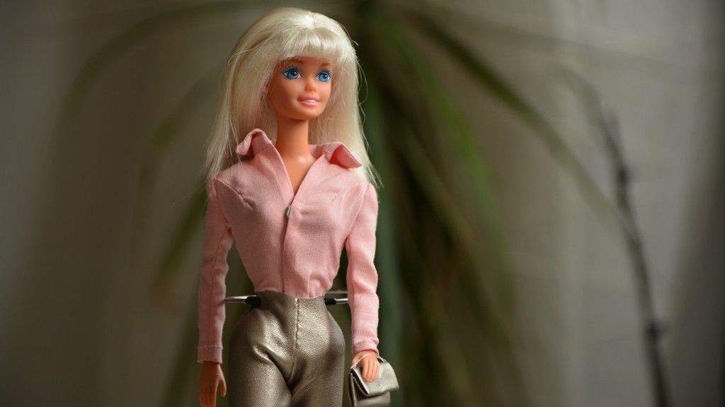 Aplikacje do "selfie z Barbie". Uważaj, masowo zbierają twoje dane