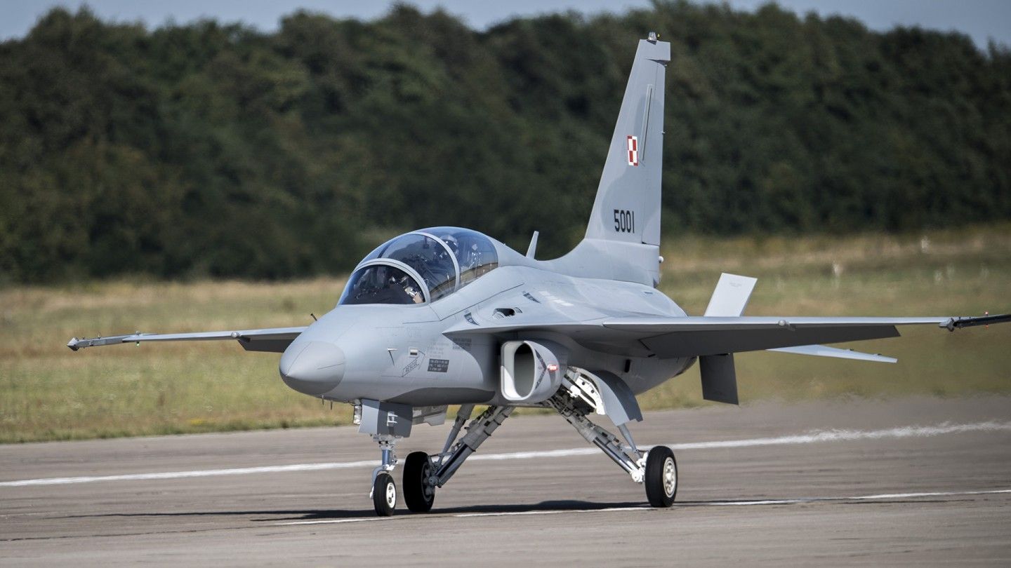 Ruszyło polskie szkolenie na FA-50 [NEWS DEFENCE24]