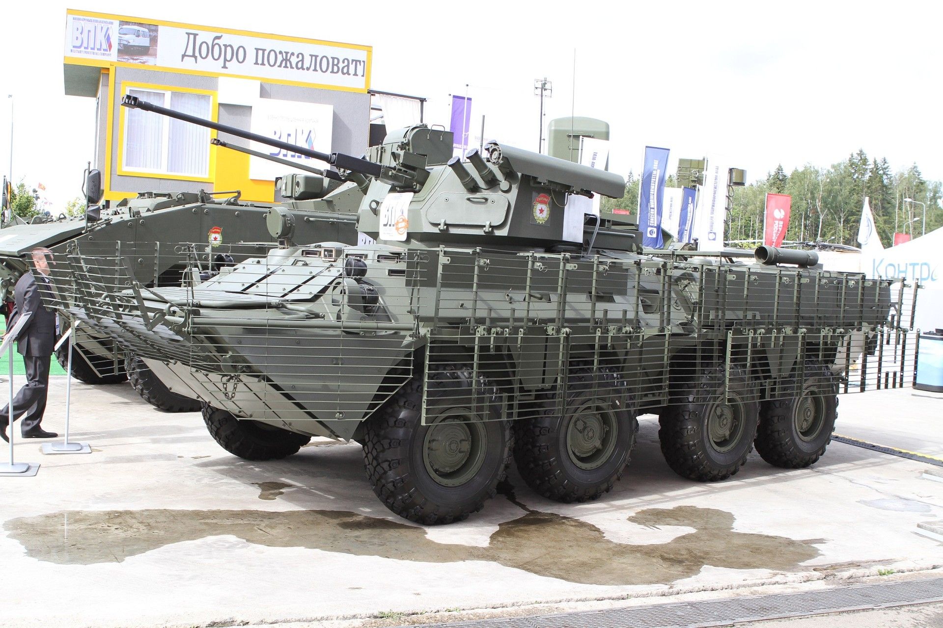 Rosyjski BTR-82 z nowym systemem wieżowym