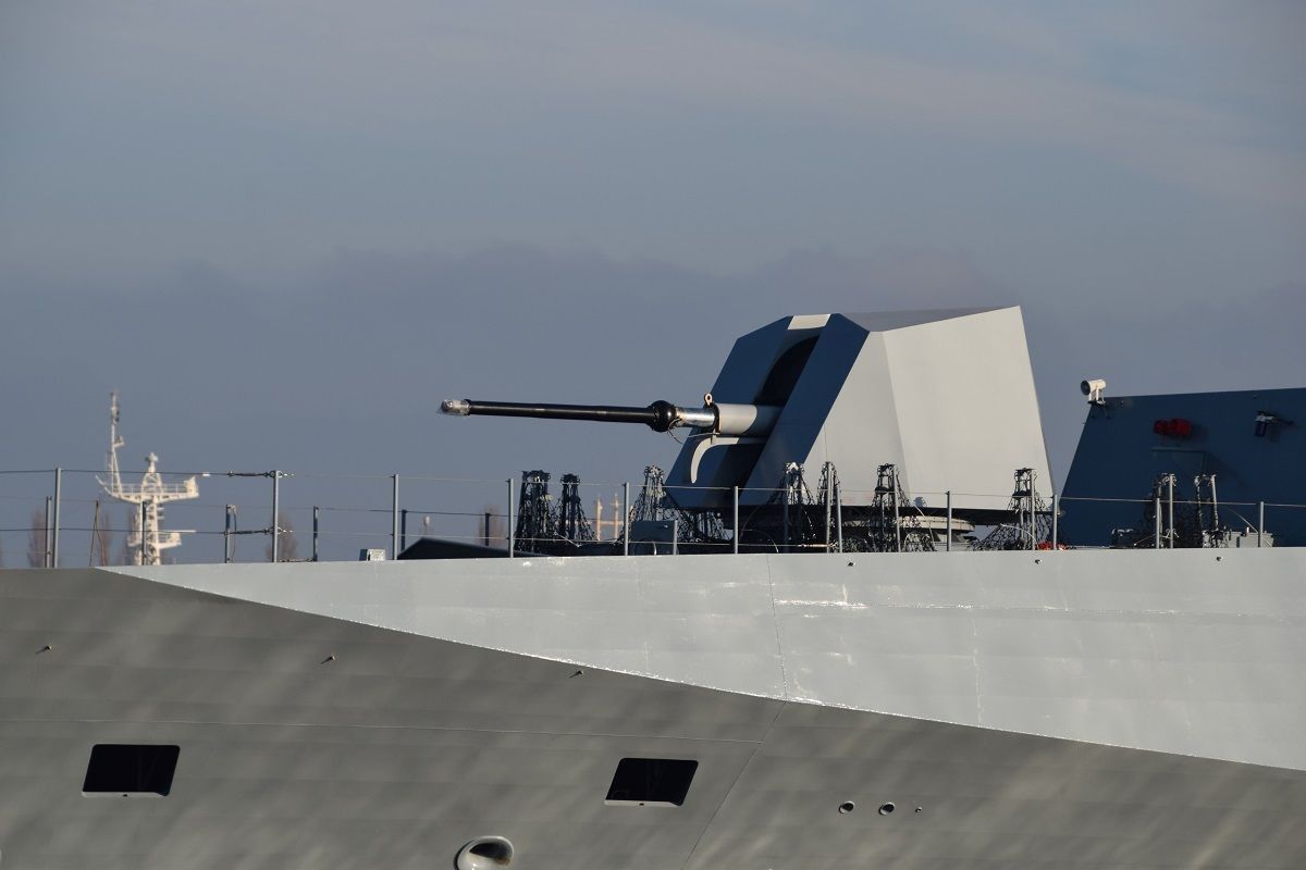 Poland Orders 76 mm Guns for Miecznik Frigates