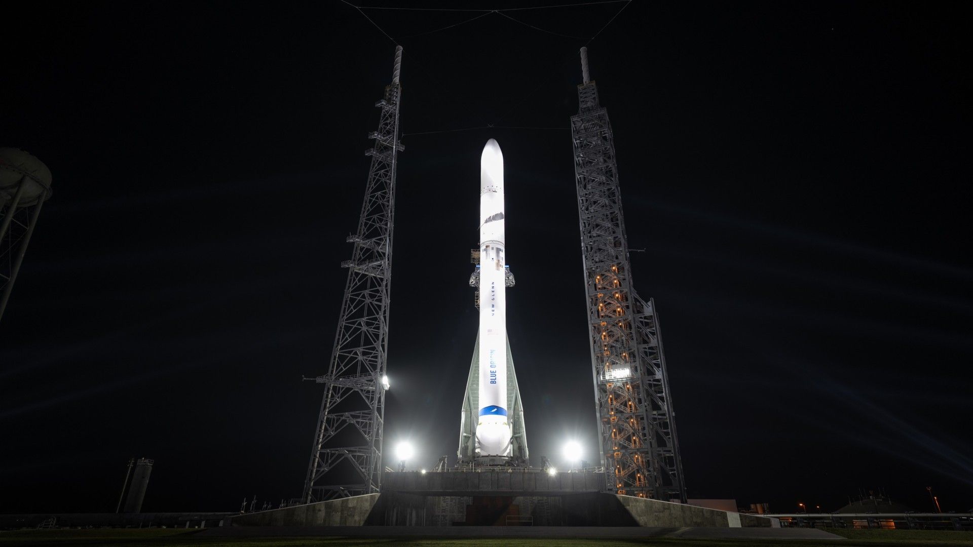 Rakieta New Glenn po raz pierwszy na platformie startowej