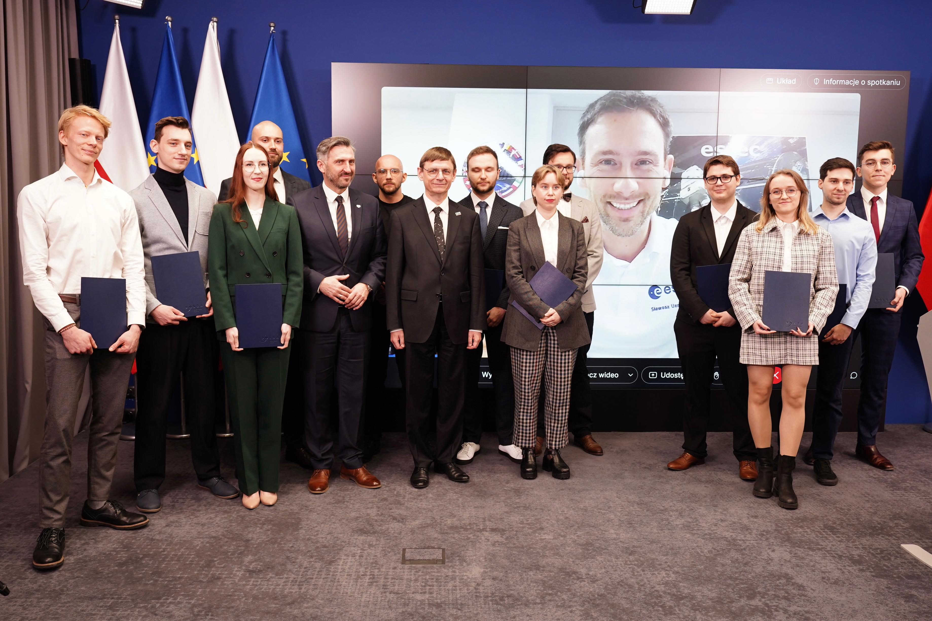 Przyszłość polskiego sektora kosmicznego. Przyznano pierwsze staże w ESA