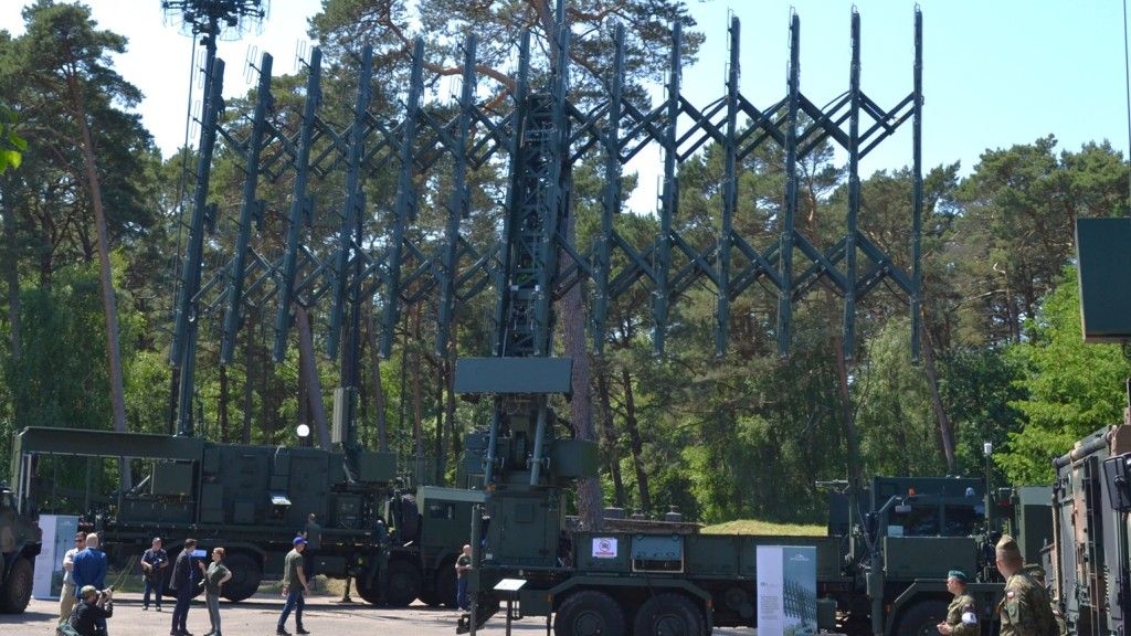 P-18PL – nowa odsłona radaru z „grabiami”