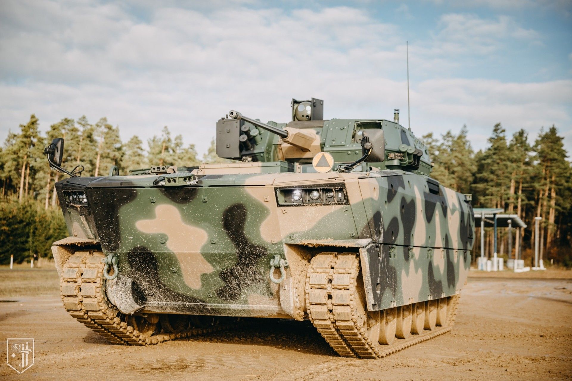 Finally! The Borsuk IFV Execution Contract Signed