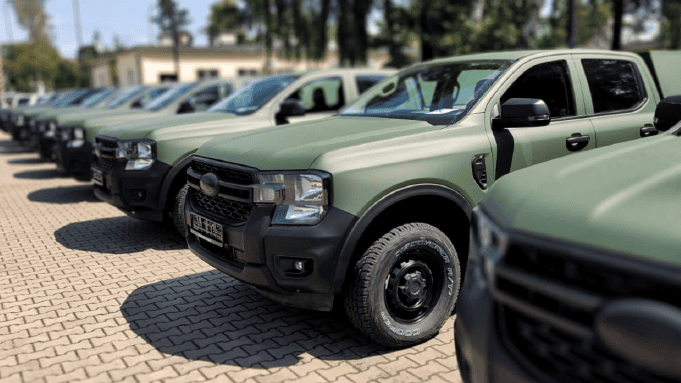 Zielone Fordy Rangery dla wojska. Już bez chromów | Defence24