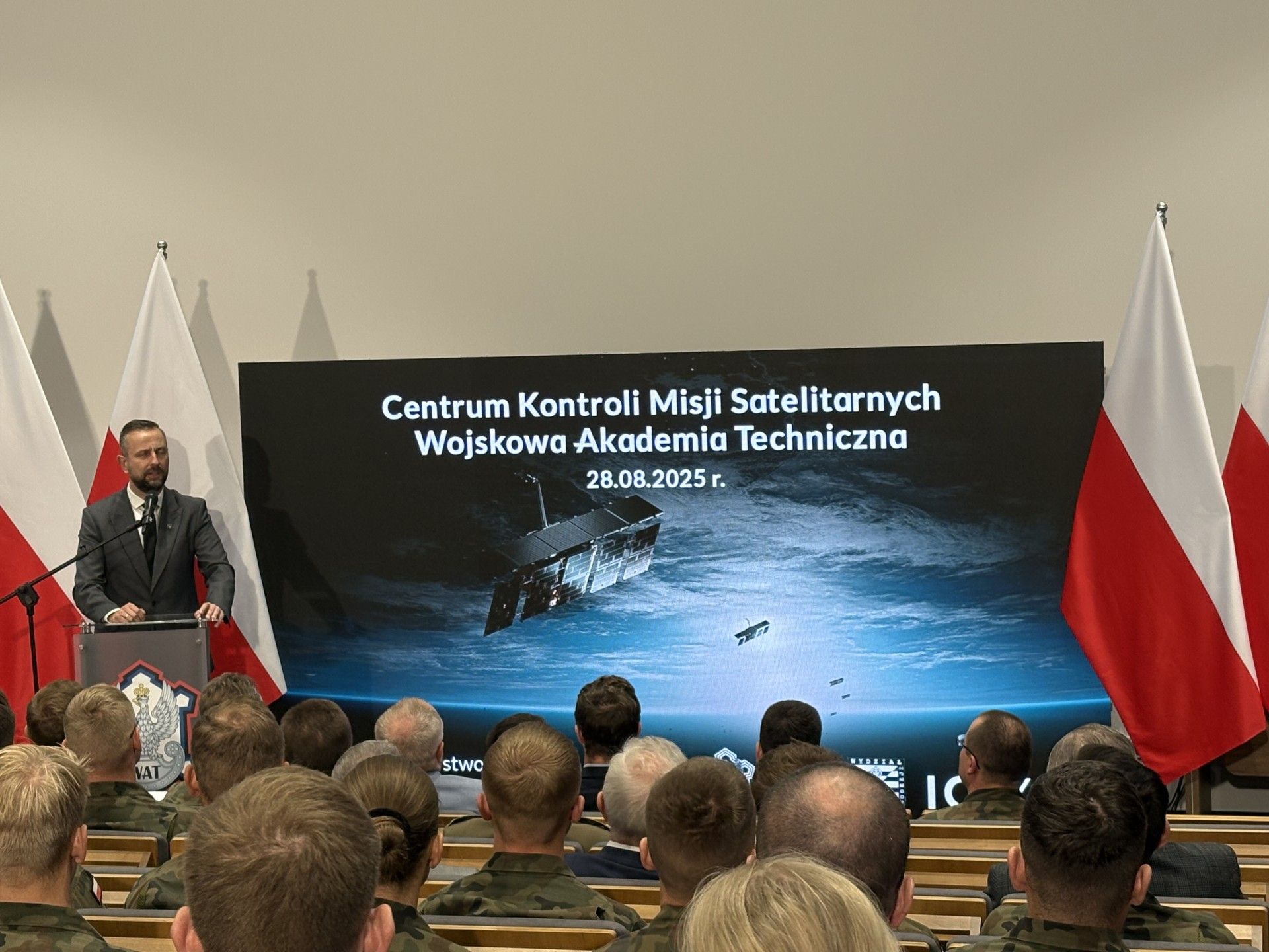 Tusk: w Polsce powstanie Centrum Operacji Satelitarnych