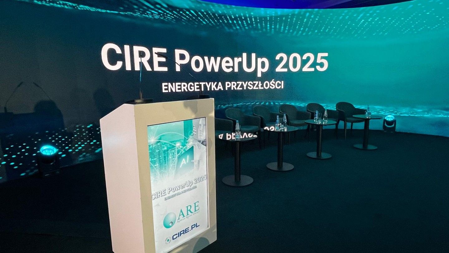 Polityka i prawo wobec rozwoju AI w energetyce. Relacja z CIRE PowerUp 2025