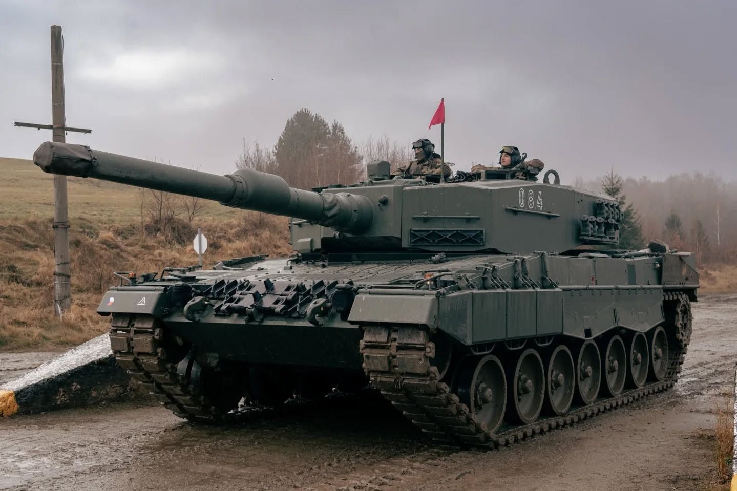 Czescy pancerniacy ćwiczą na Leopardach 2